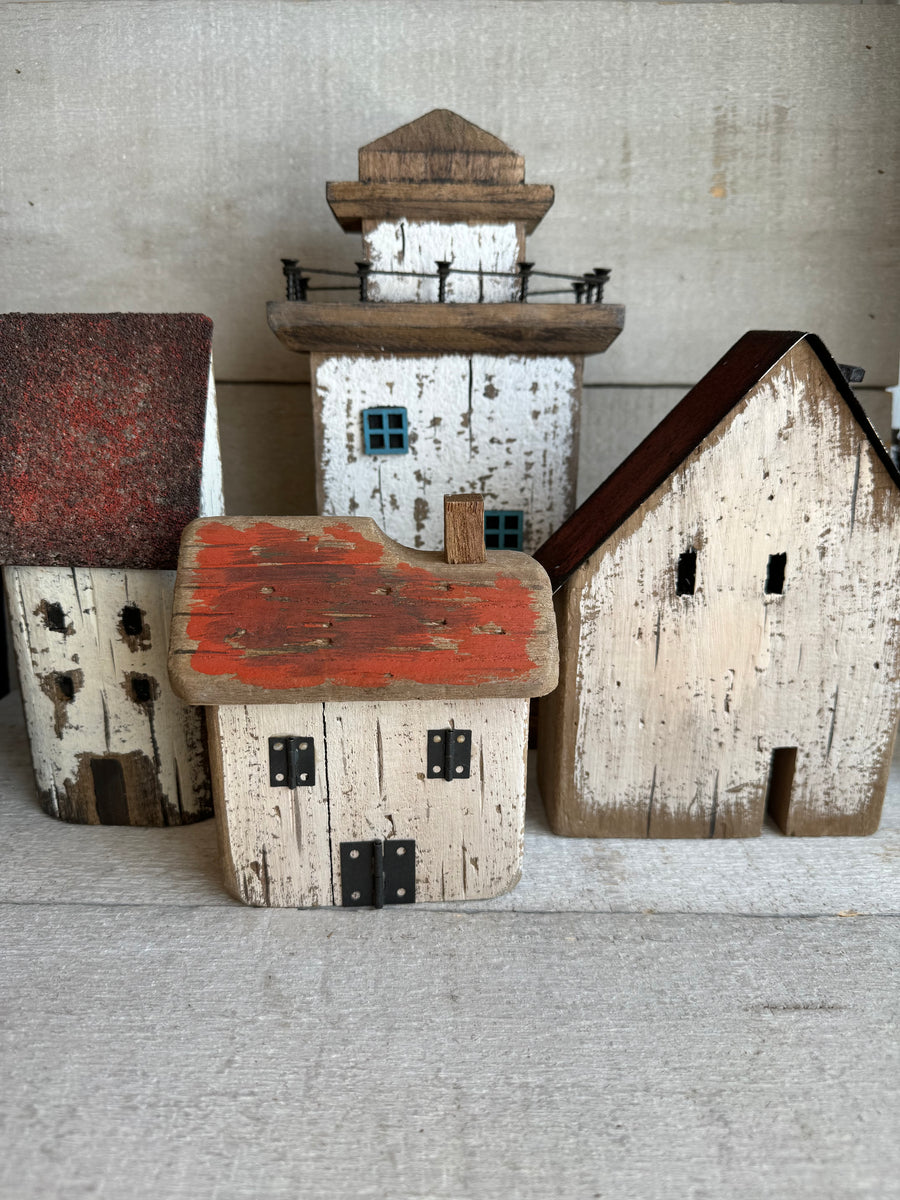 Rustic lighthouse – La Belle Vie Home Decor