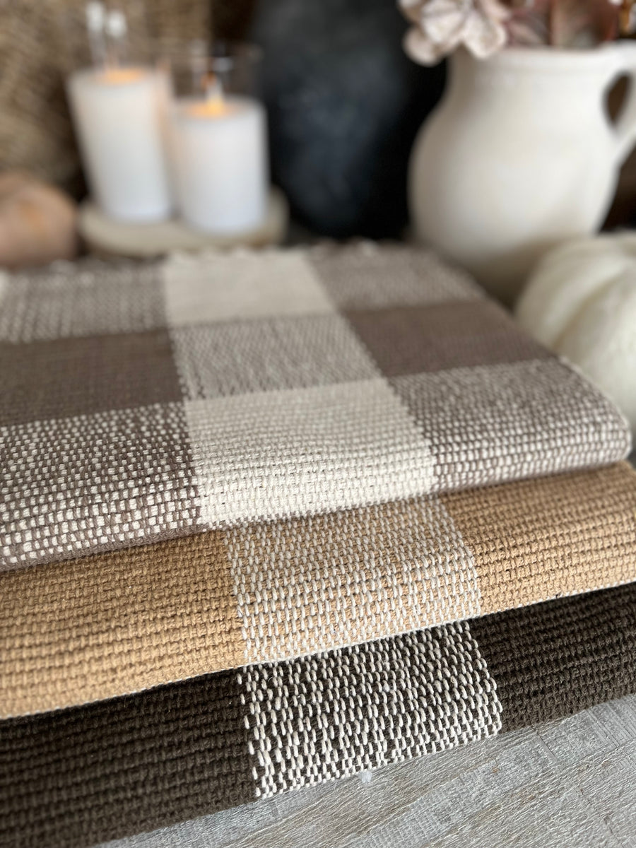 The cotton checkered table runner – La Belle Vie Home Decor